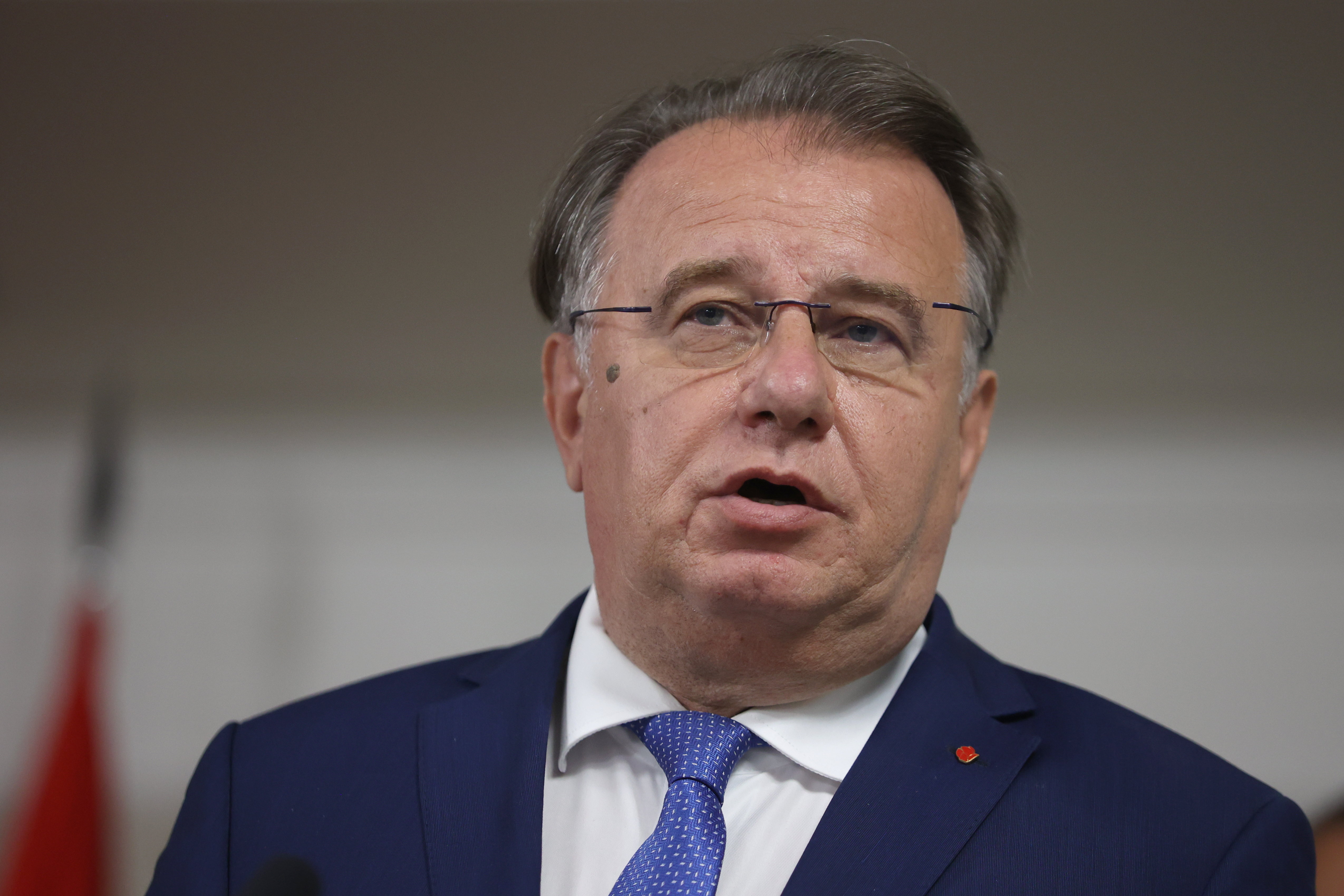 Nermin Nikšić glasovao u Konjicu pa najavio kaznenu prijavu, evo o čemu ... Nermin Nikšić glasovao u Konjicu pa najavio kaznenu prijavu, evo o čemu ...